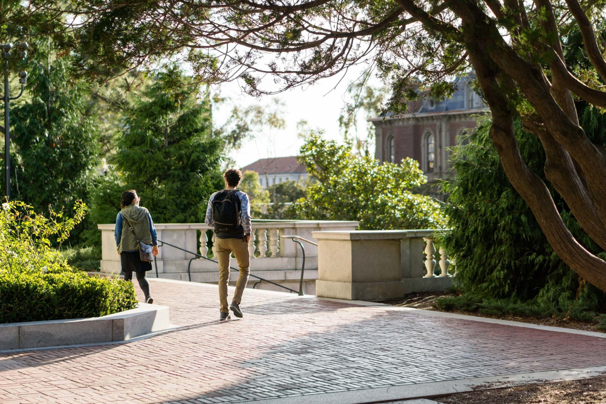 The Ultimate Guide to Campus Recruiting - TrackFive