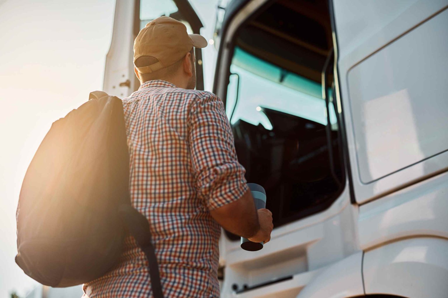 How to Find Truck Drivers Using Automation - TrackFive