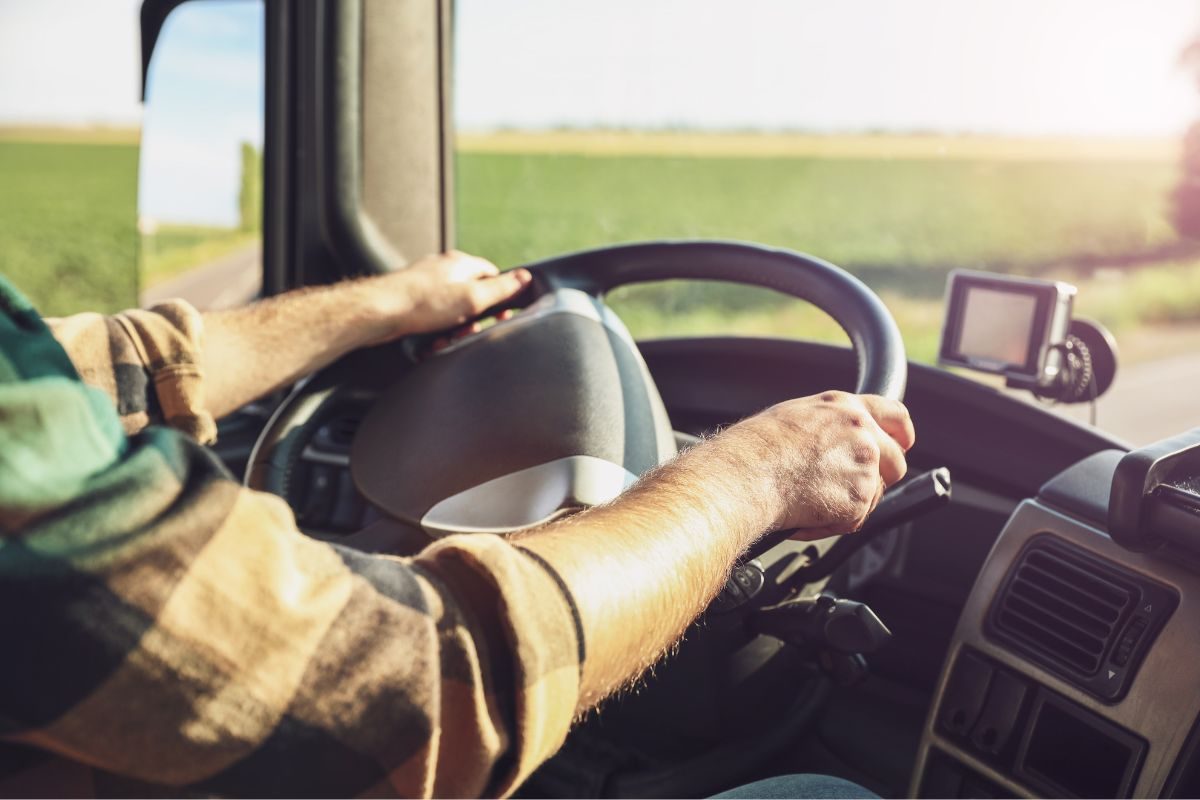 Top 6 Qualities of a Good Truck Driver: What to Look For - TrackFive